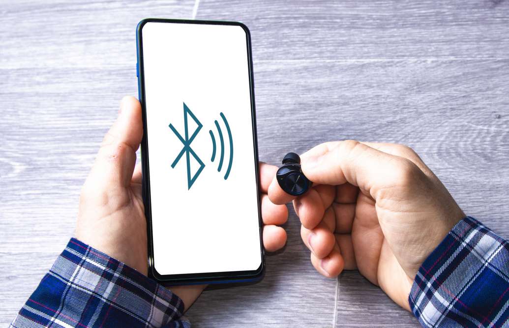 Hackers eavesdrop and track people via Bluetooth - Panda Security