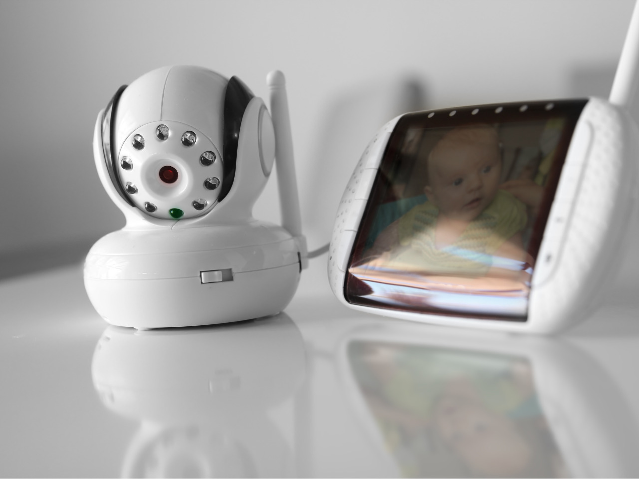 Sicurezza dei baby monitor: come tenere alla larga gli hacker